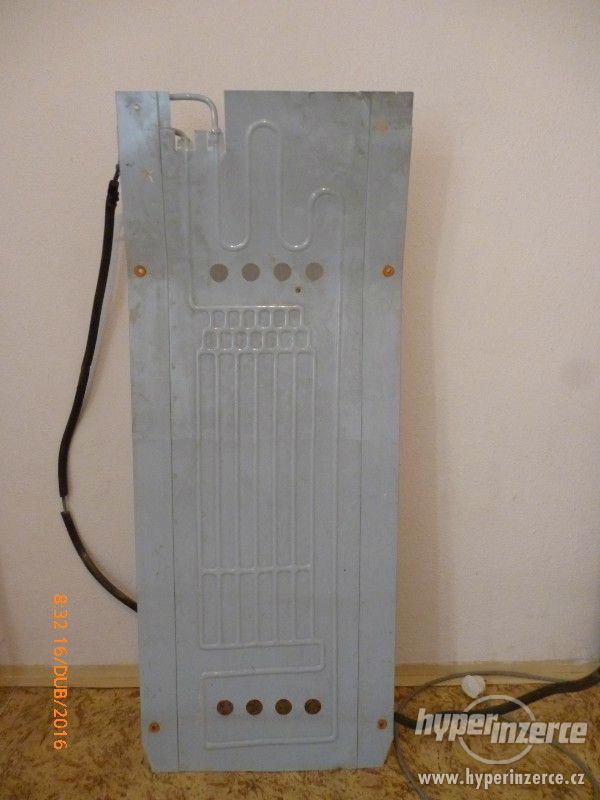 CHLADÍCÍ DESKA Z LEDNICE CALEX 450 L - bazar - Hyperinzerce.cz