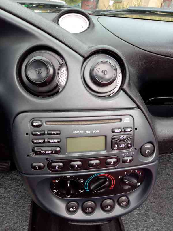 Ford Streetka Cabriolet - bazar - Hyperinzerce.cz