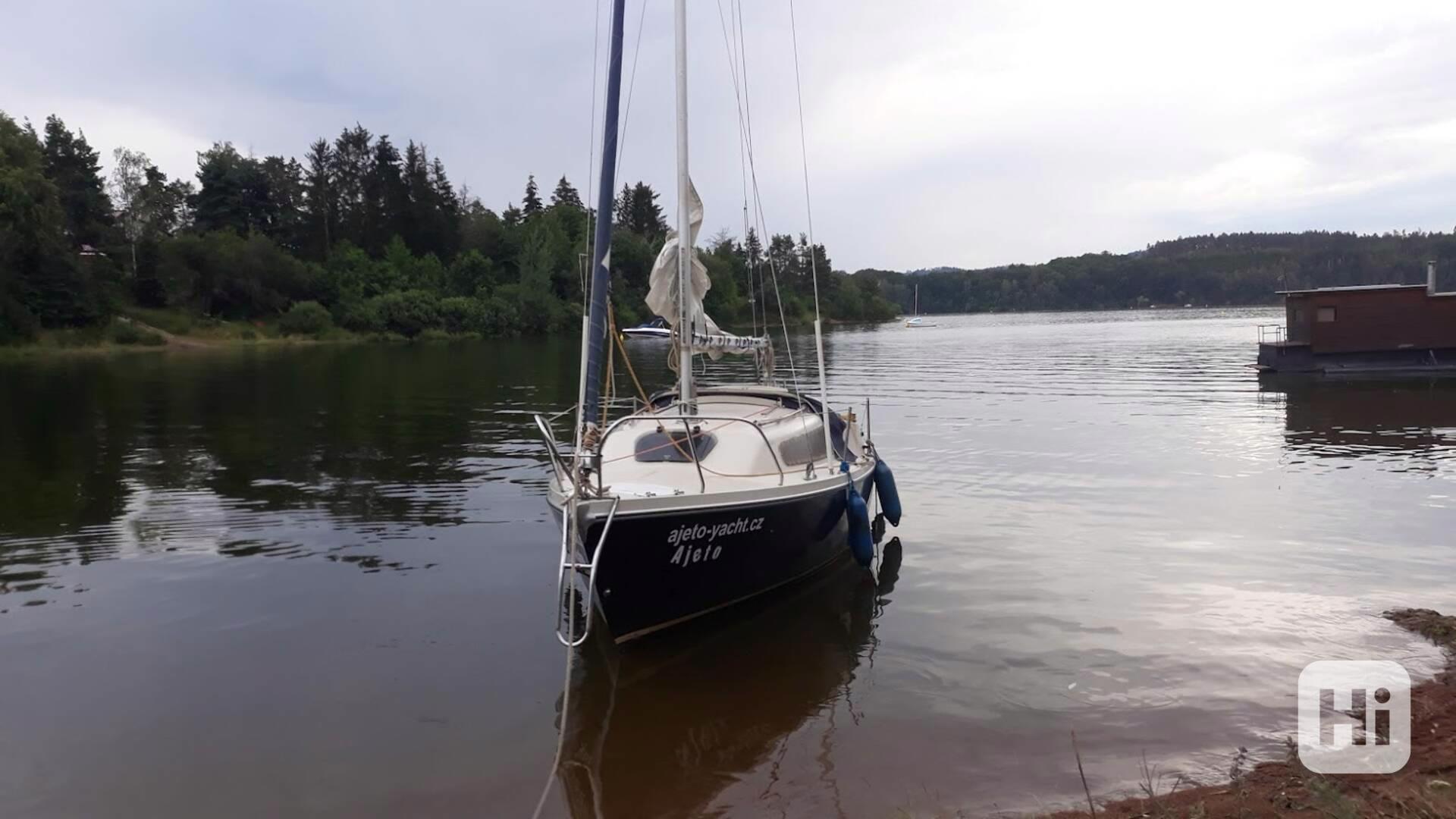 Kajutová plachetnice Dehler varianta 660 - bazar - Hyperinzerce.cz