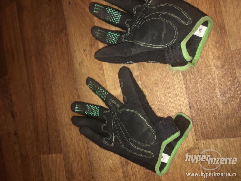 Velký prodej oblečení na Motocross - bazar - Hyperinzerce.cz