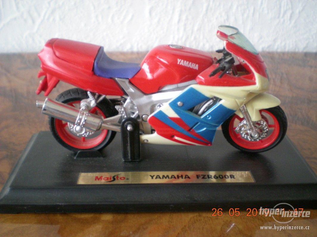 modely aut, např.: TATRA, Škoda, VOLHA a motorek BMW, atd... - bazar ...