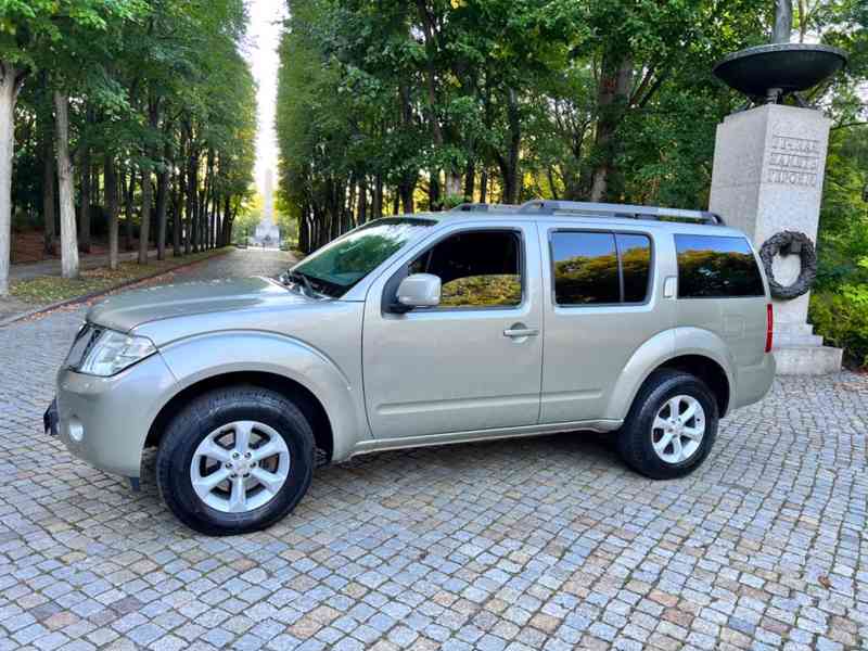 Nissan Pathfinder 2.5 dCi SE 140kw - bazar - Hyperinzerce.cz