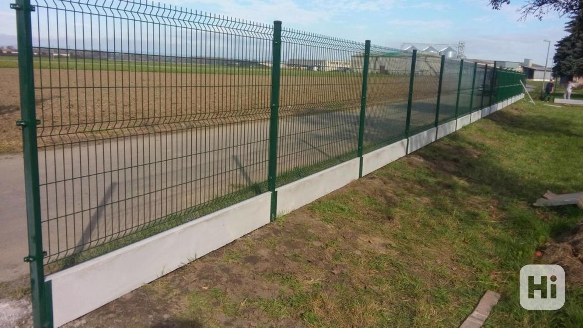 Plotové panely Pluto light 1530*2500*4mm RAL6005 - bazar - Hyperinzerce.cz