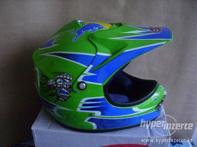 Moto helma přilba RED BULL, nové a zabalené - bazar - Hyperinzerce.cz