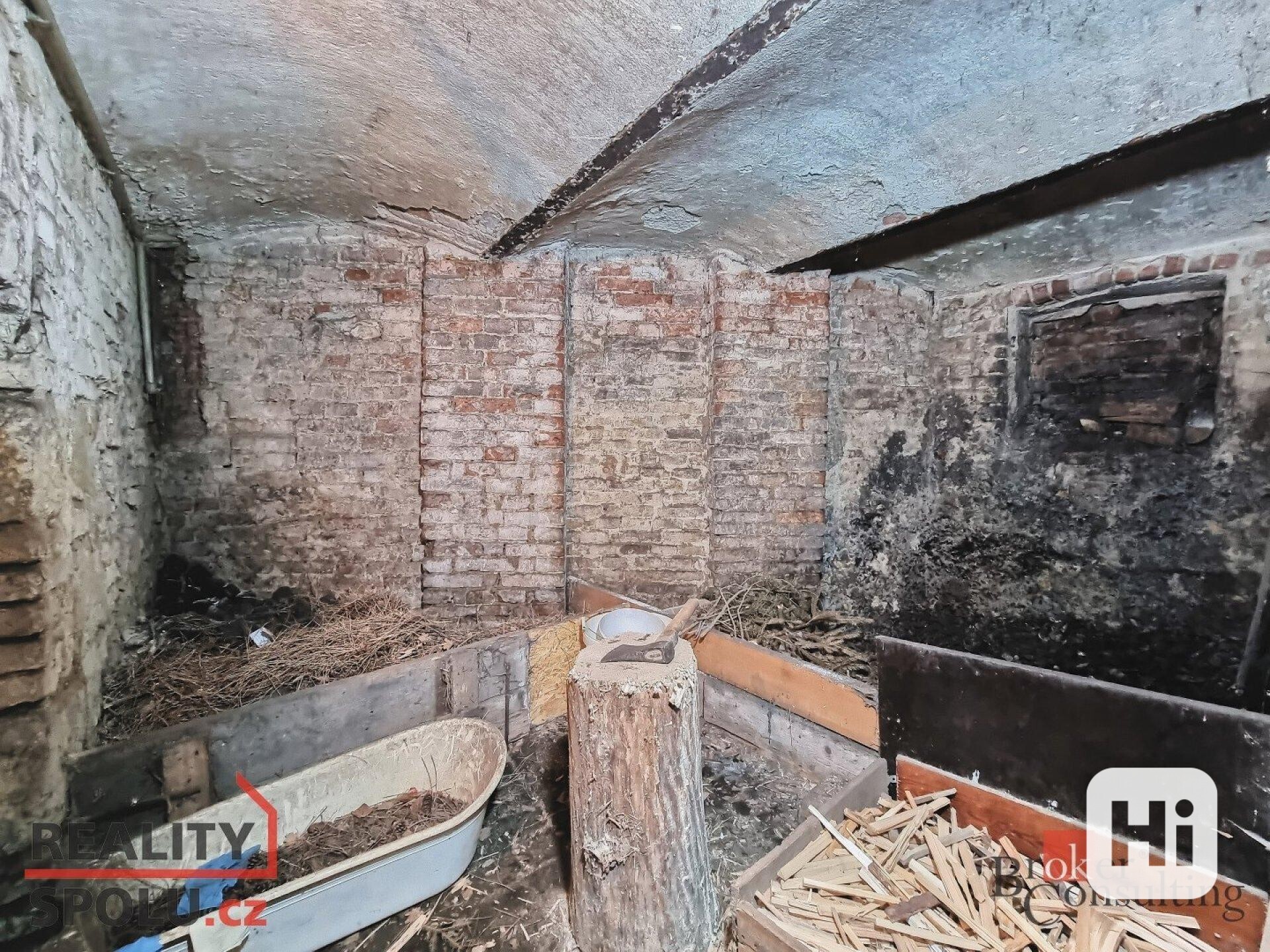 Prodej, Rodinné domy, 330 m2 - - bazar - Hyperinzerce.cz