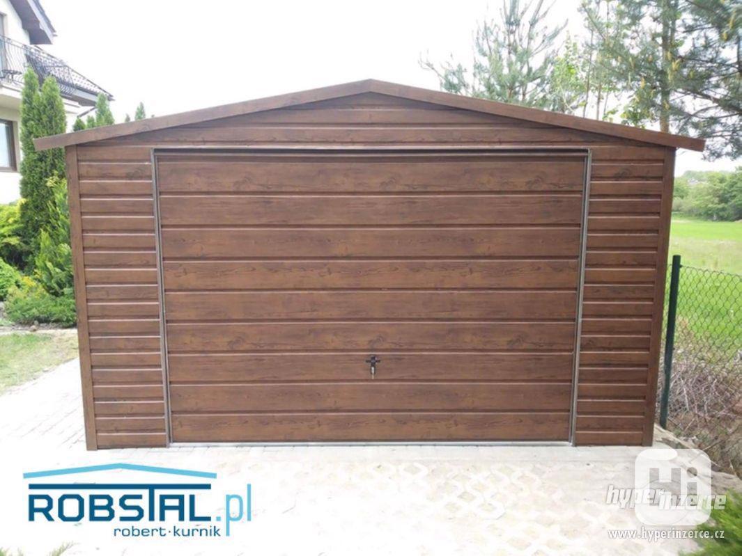 Plechová garáž v imitaci dřeva s výklopnými vraty, na míru - bazar - Hyperinzerce.cz