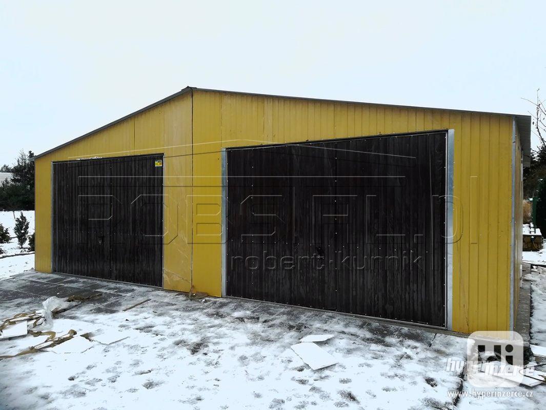 Plechová garáž v imitaci dřeva s výklopnými vraty, na míru - bazar - Hyperinzerce.cz