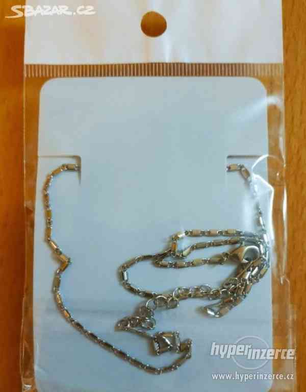 Přívěsek čtyřlístek s řetízkem - bazar - Hyperinzerce.cz