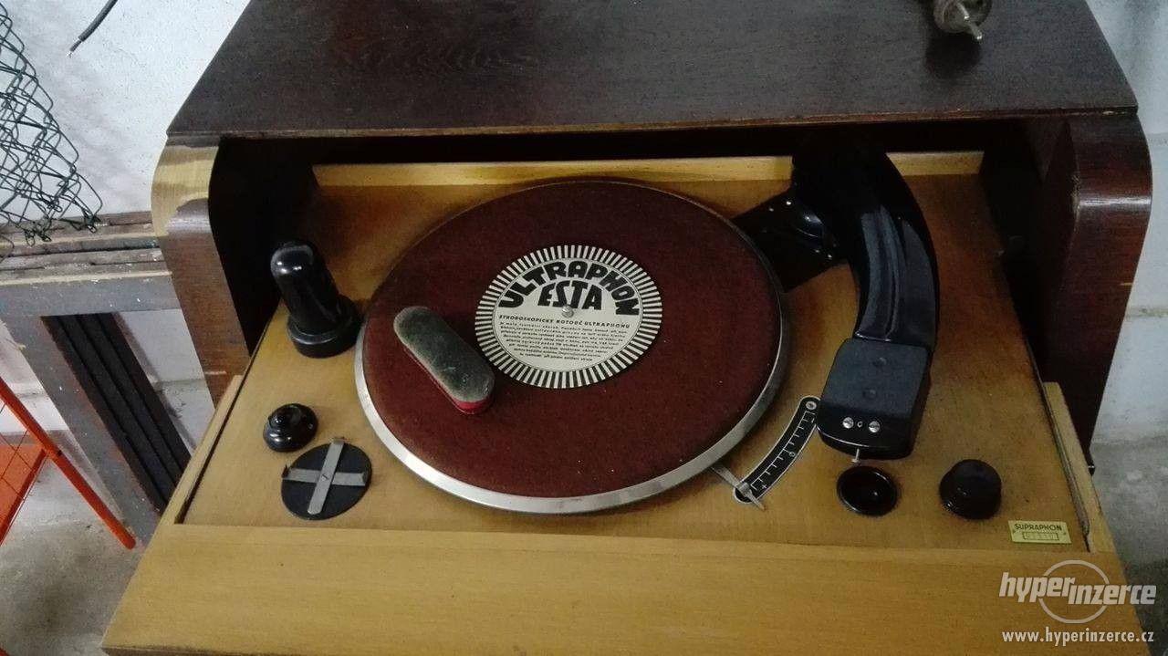 Gramoskříň a gramofon Supraphon - bazar - Hyperinzerce.cz