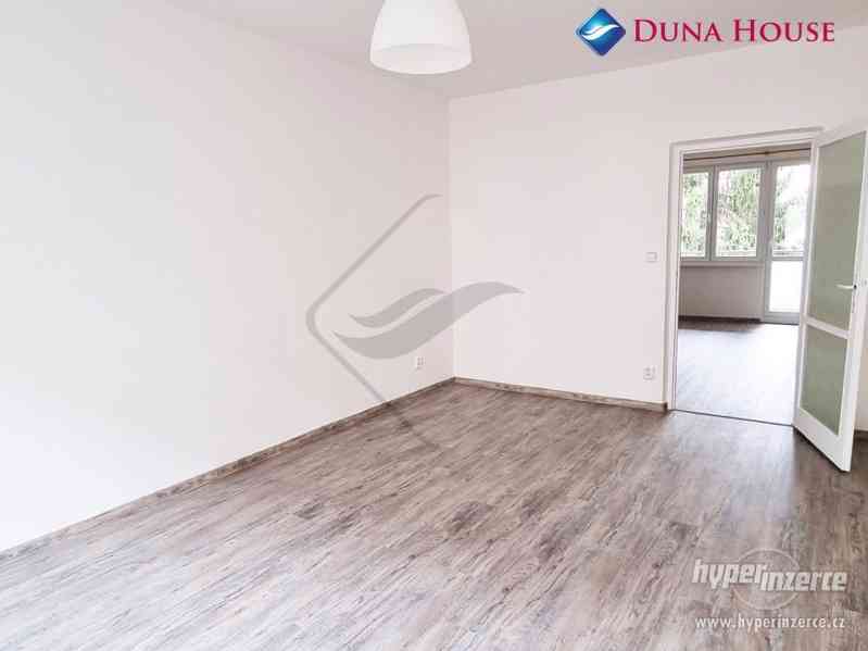 Prodej bytu 2+1 s balkonem, Michle - bazar - Hyperinzerce.cz