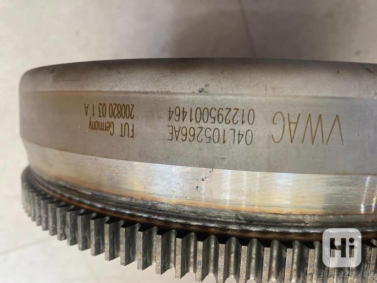 VW T6 Multivan 2.0 TDI DSG setrvačník 04L105266AE - bazar - Hyperinzerce.cz