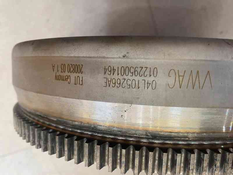 VW T6 Multivan 2.0 TDI DSG setrvačník 04L105266AE - bazar - Hyperinzerce.cz