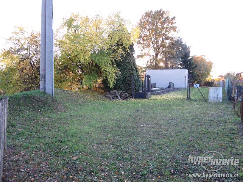 Zasíťovaný pozemek u vody u Labe. Exkluzívní. - bazar - Hyperinzerce.cz