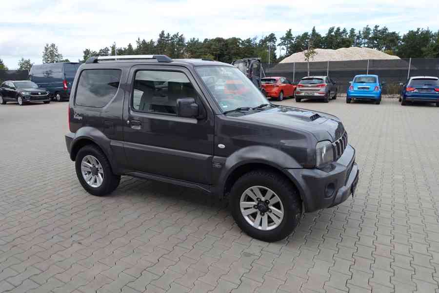 Suzuki Jimny 1.3i 4WD Style Ranger benzín 62kw - bazar - Hyperinzerce.cz