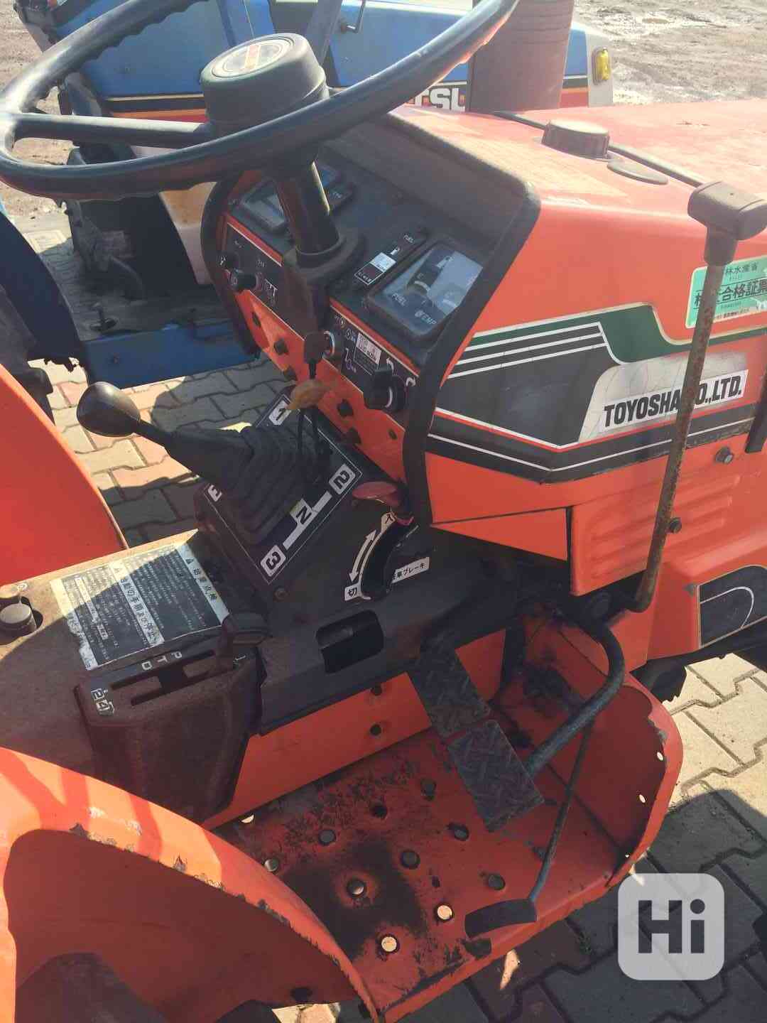 Traktor Hinomoto E2004, 20Hp - bazar - Hyperinzerce.cz