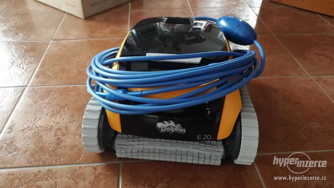 Dolphin E20 model 2019, bazénový vysavač nový - bazar - Hyperinzerce.cz