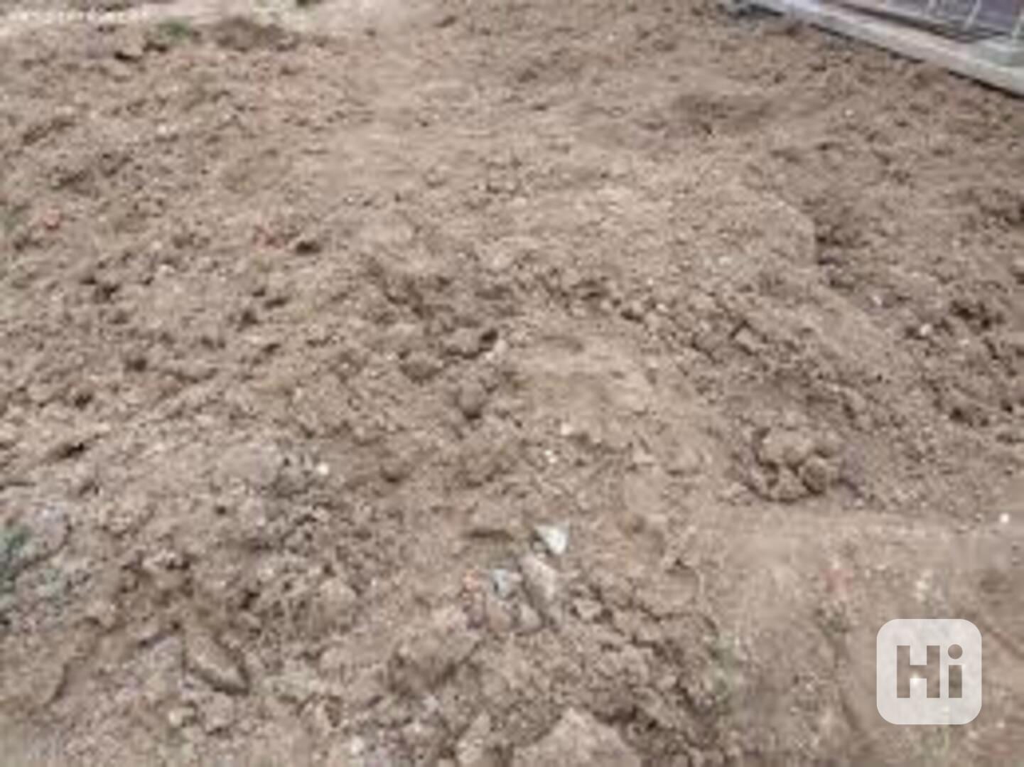 Zemina - uložení na pozemku - bazar - Hyperinzerce.cz