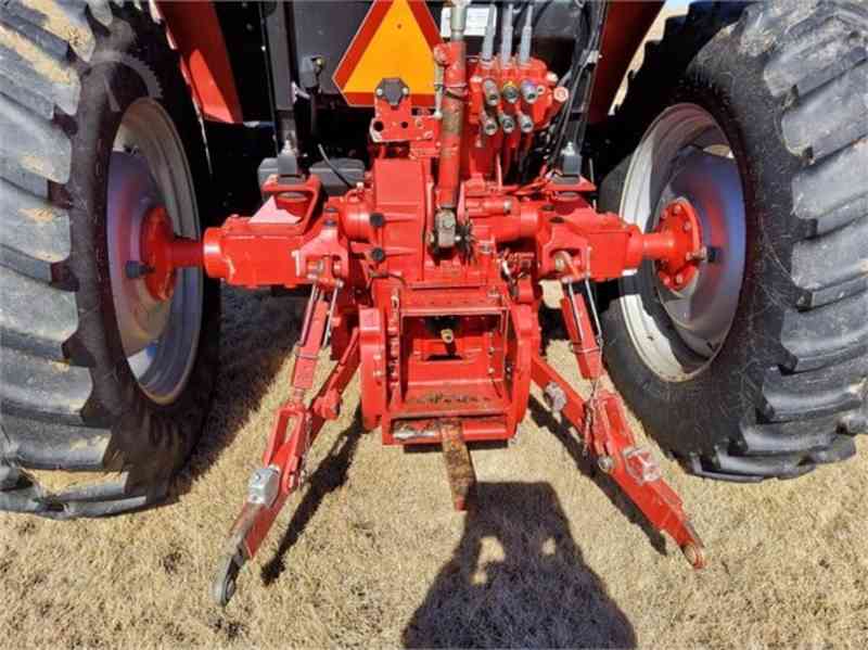 Traktor MCCORMICK MC135 - bazar - Hyperinzerce.cz