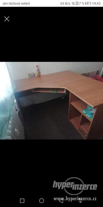 Pc rohovy stul - bazar - Hyperinzerce.cz