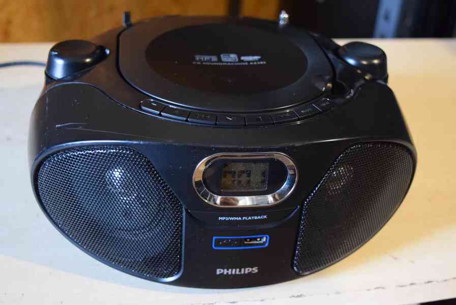 PHILIPS PŘENOSNÝ MP3 / CD / USB / RÁDIO PŘEHRÁVAČ - bazar - Hyperinzerce.cz