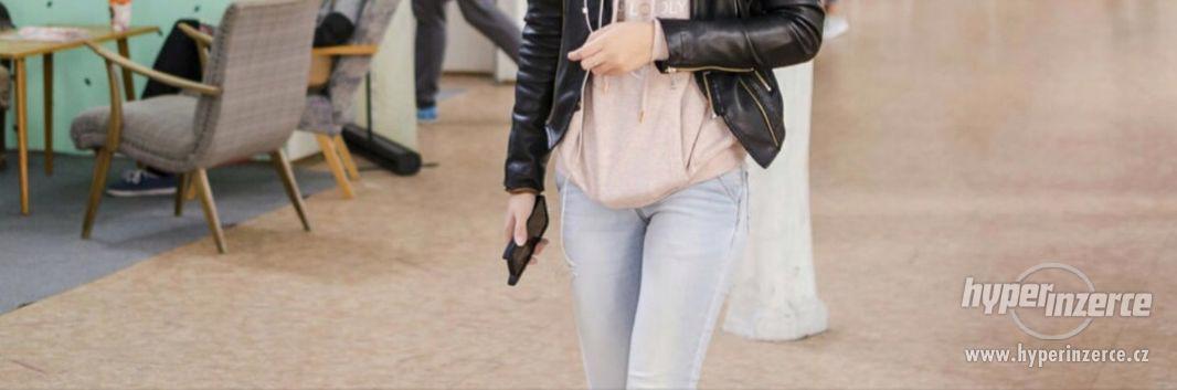 DISKRETNI KAMARADSTVI S VYHODAMI - bazar - Hyperinzerce.cz