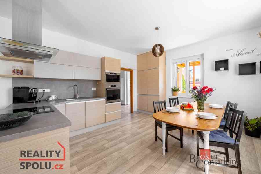 Prodej, Rodinné domy, 238 m2 - - bazar - Hyperinzerce.cz