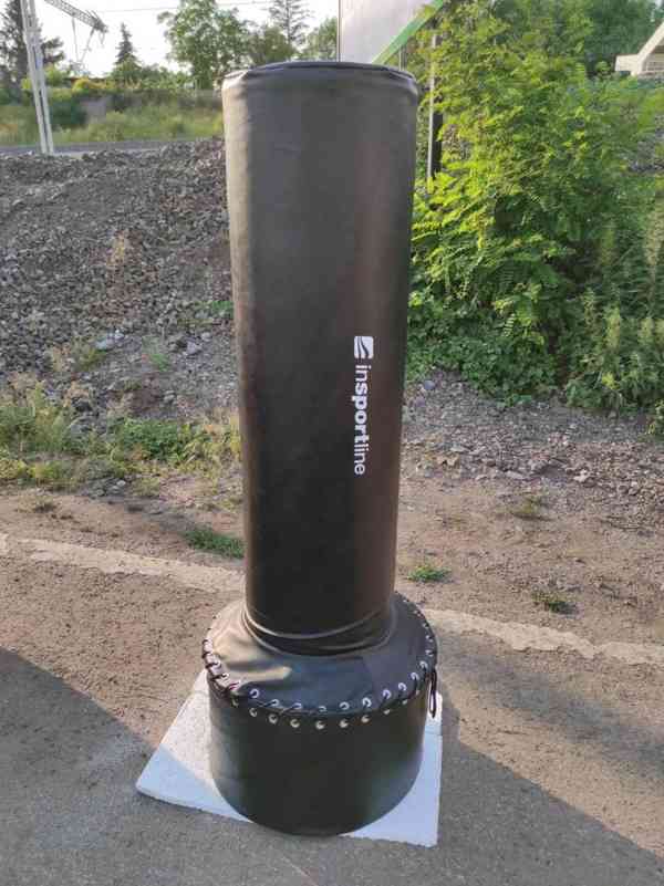 Stojan na boxovací pytel + pytel - bazar - Hyperinzerce.cz