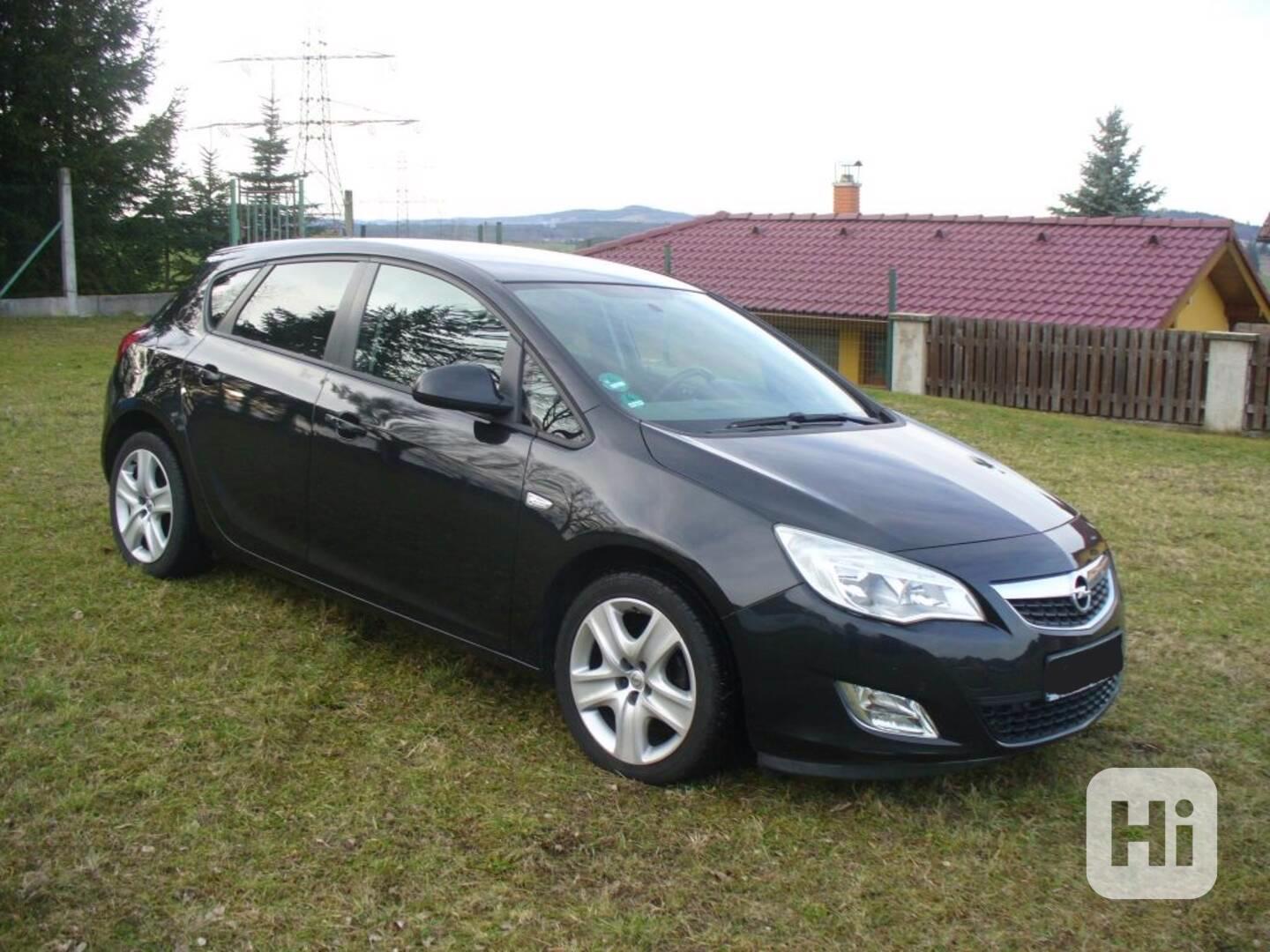 Opel Astra 1.4i Turbo, 2012 - bazar - Hyperinzerce.cz