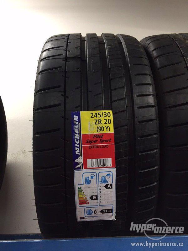 Pneu Michelin 245/30/20 - bazar - Hyperinzerce.cz