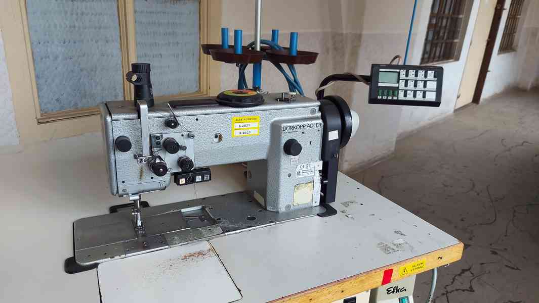 Průmyslový šicí stroj DURKOPP ADLER - bazar - Hyperinzerce.cz