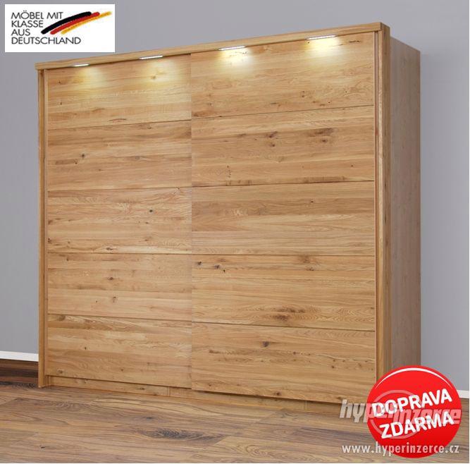 DUB MASIV - Šatní skříň Germany - 2 VARIANTY - bazar - Hyperinzerce.cz
