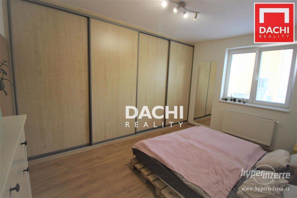 Pronájem bytu 2+kk, 70m2 s prostorným balkónem - bazar - Hyperinzerce.cz