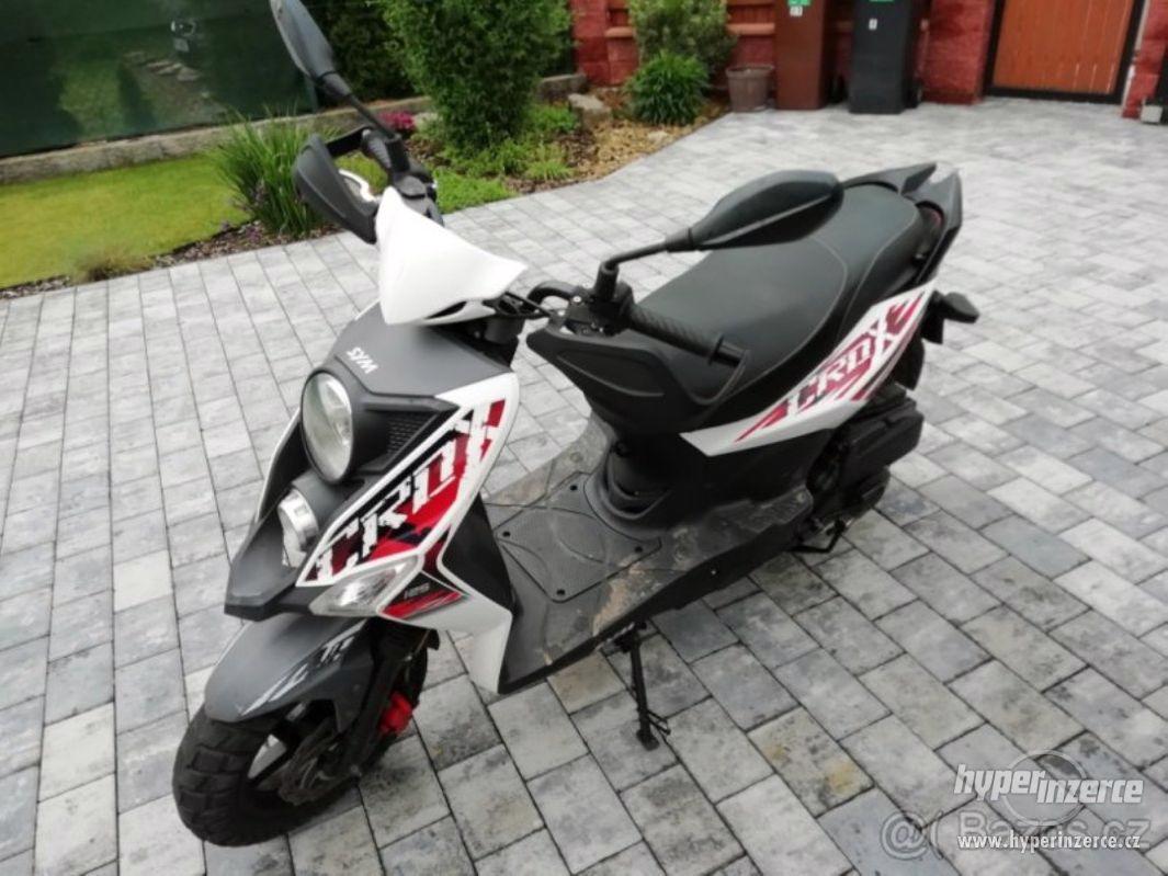 Prodám skútr Sym CROX 125 top stav - bazar - Hyperinzerce.cz
