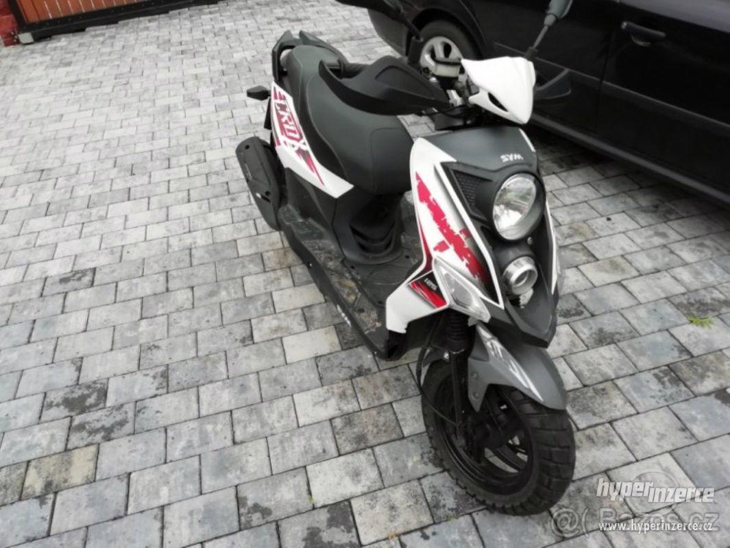 Prodám skútr Sym CROX 125 top stav - bazar - Hyperinzerce.cz