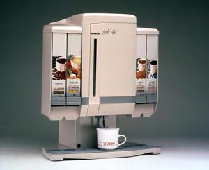 Nápojový automat a kávovar Jede 40 včetně náplní, výborný - bazar ...