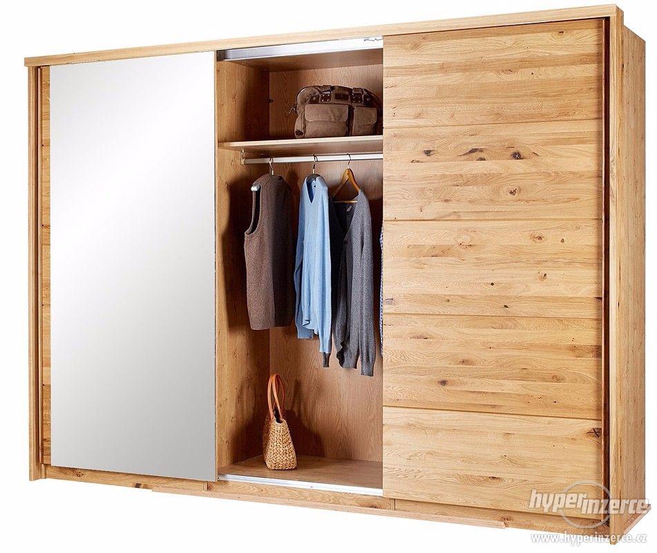 Velká zrcadlová šatní skříň - Divoký dub masiv - bazar - Hyperinzerce.cz