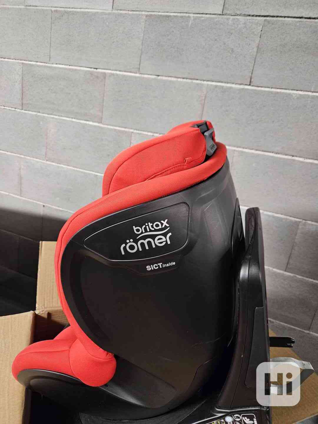 Britax Römer Dualfix M i-SIZE, r.2021, Fire red - bazar - Hyperinzerce.cz