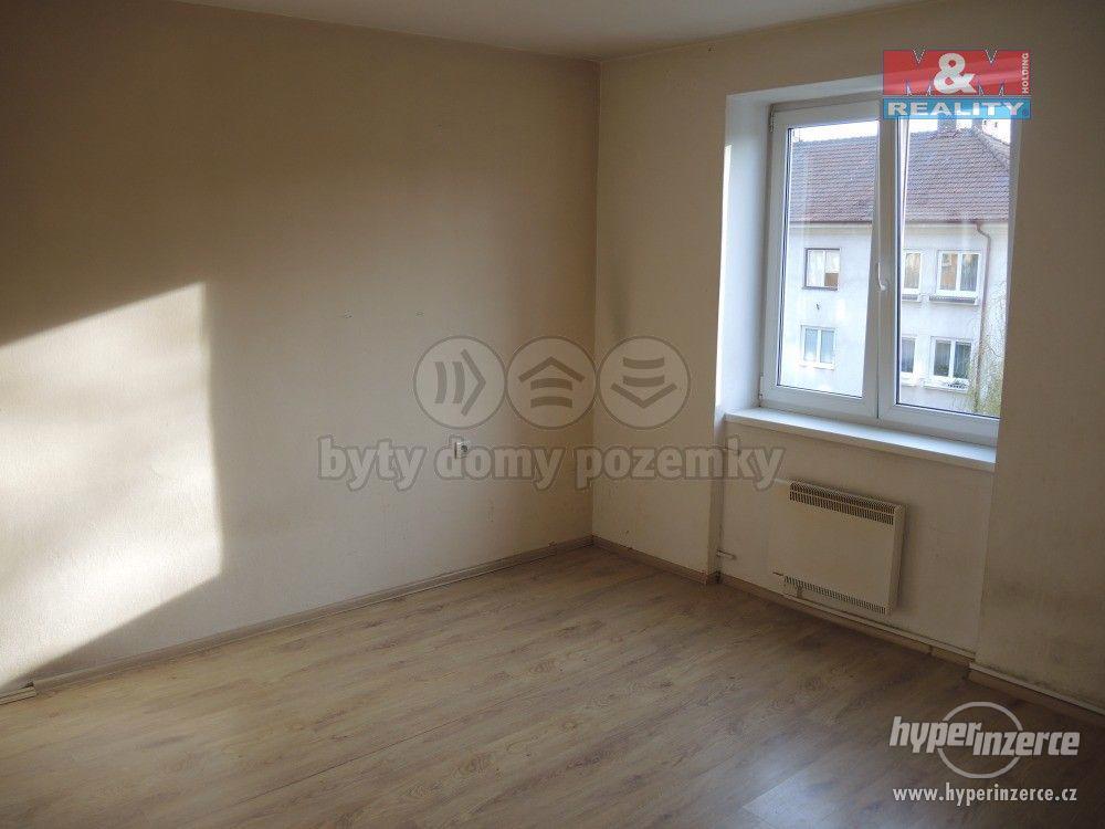 Prodej bytu 3+1, 71 m?, Hodonín, ul. U Červených domků - bazar - Hyperinzerce.cz