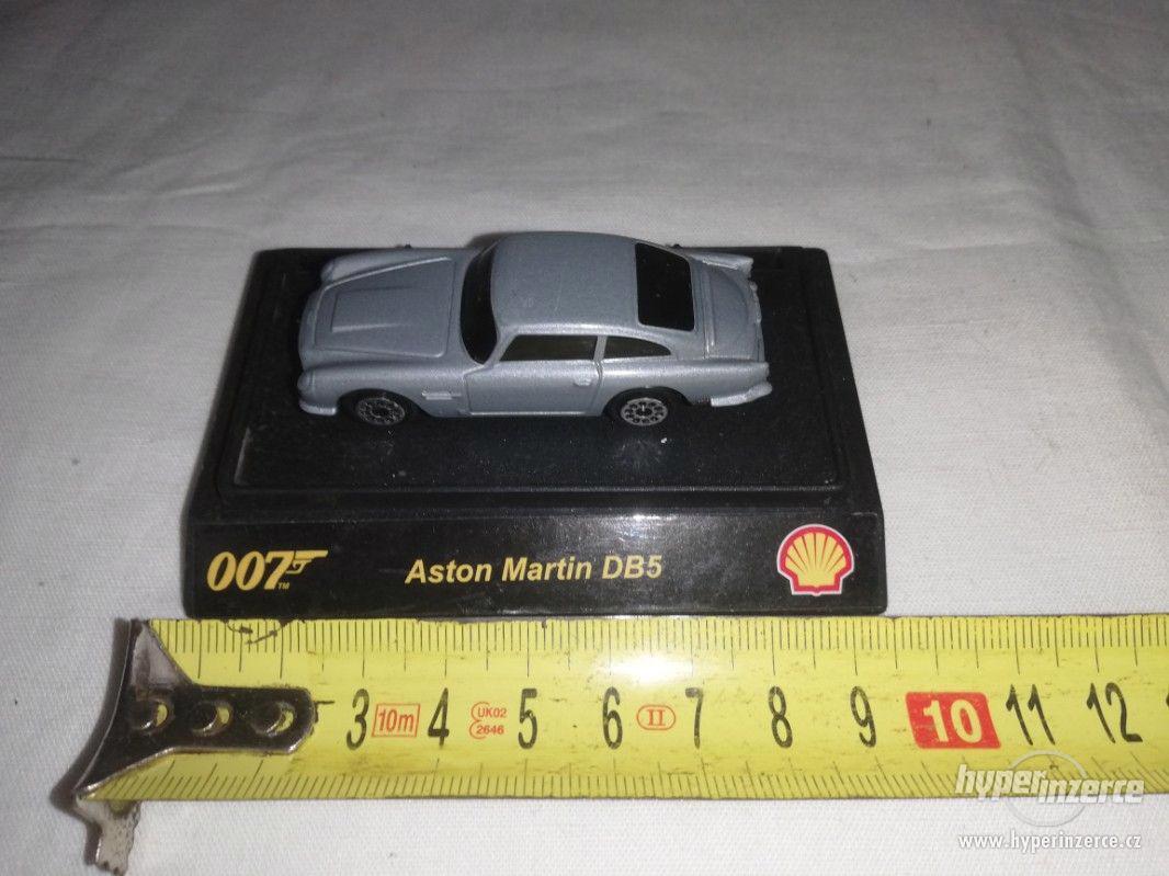 TIC TOC 82 Dean Street London, W1D3HA - bazar - Hyperinzerce.cz