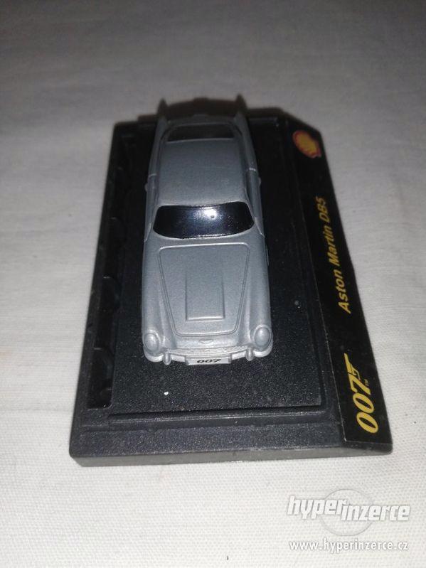 TIC TOC 82 Dean Street London, W1D3HA - bazar - Hyperinzerce.cz