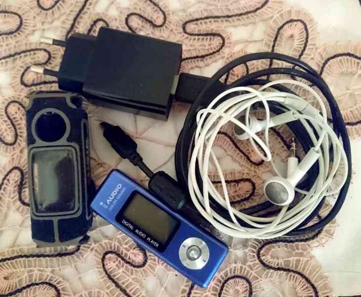 COWON iAUDIO U2 - bazar - Hyperinzerce.cz