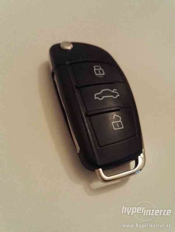 USB Flash disk AUDI 8GB (klíčenka) - bazar - Hyperinzerce.cz