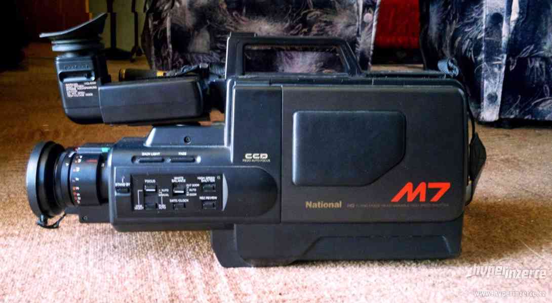 FILMOVÁ VINTAGE KAMERA VHS MOVIE NATIONAL M7 CCD - bazar - Hyperinzerce.cz