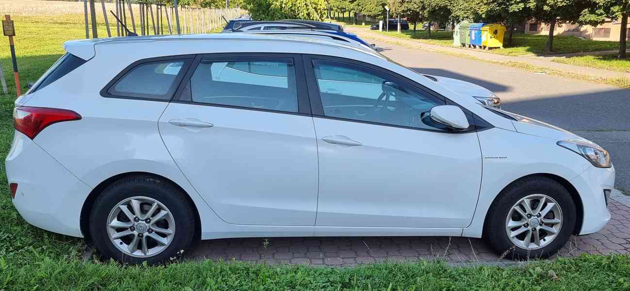 Hyundai i30 Combi - bazar - Hyperinzerce.cz