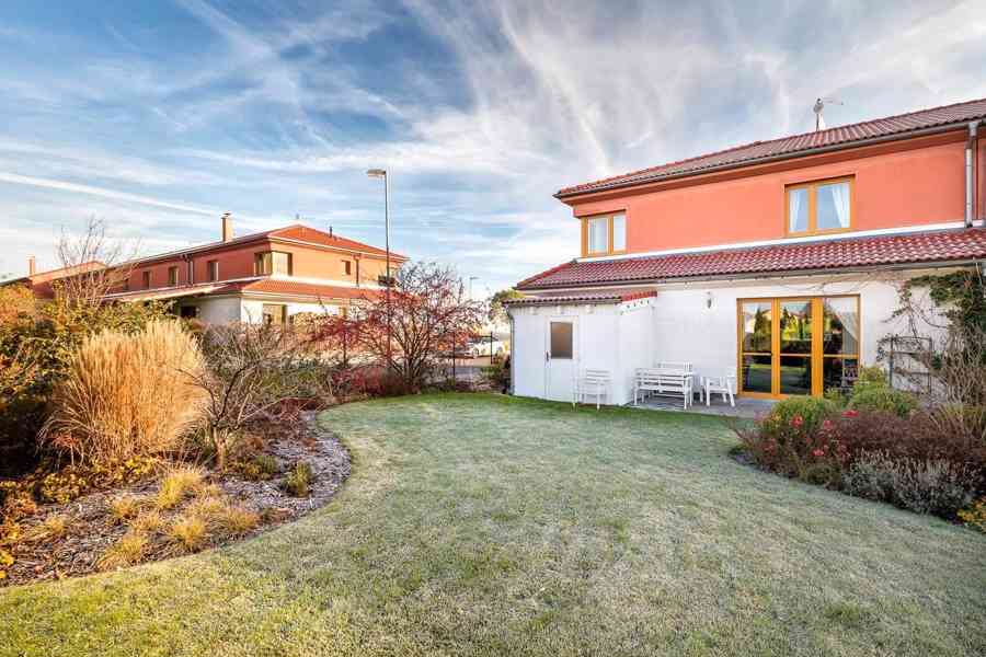 Prodej RD 5+KK, Praha-západ, 17 min na metro A - bazar - Hyperinzerce.cz