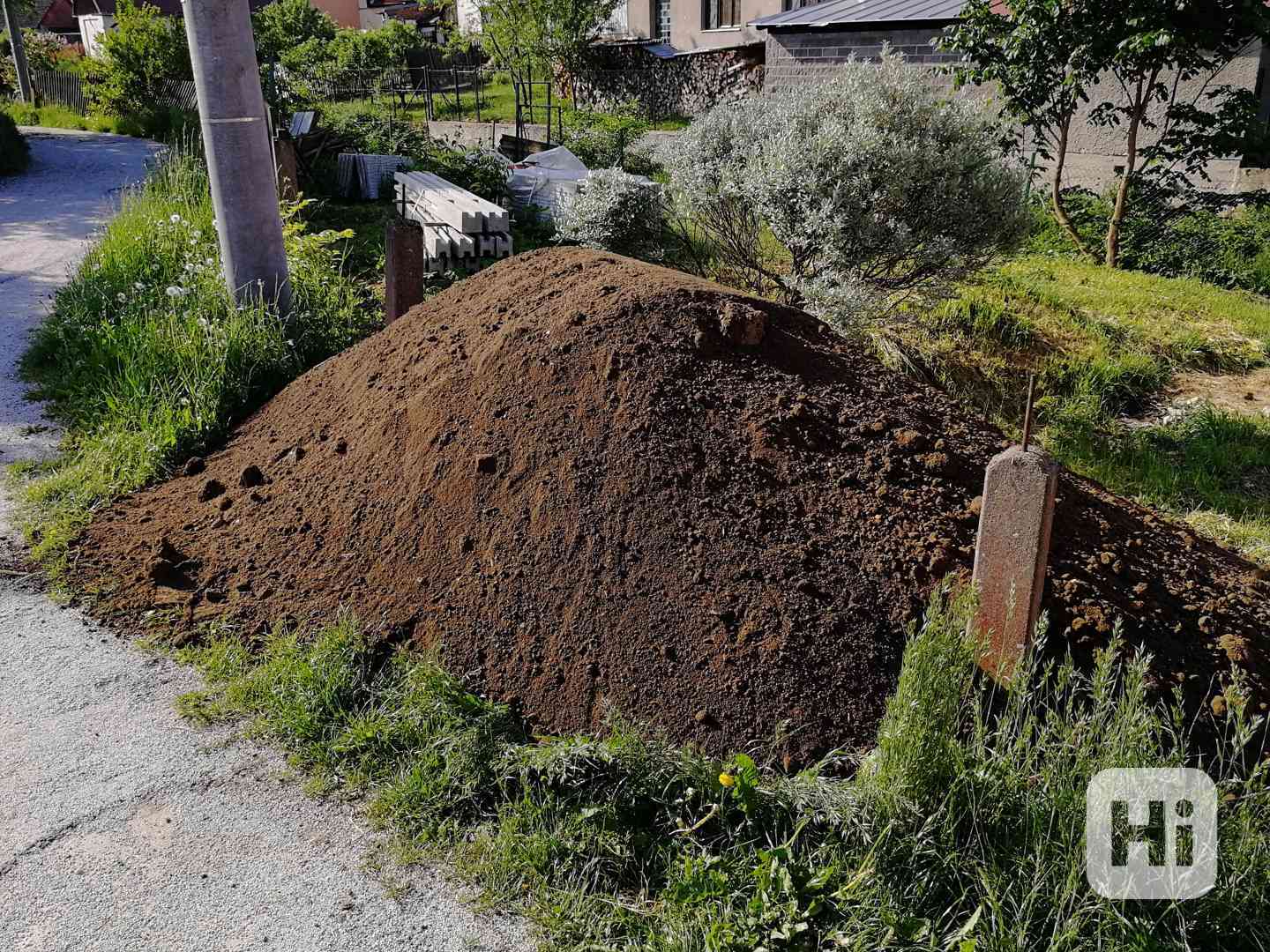 Zahradní zemina - bazar - Hyperinzerce.cz