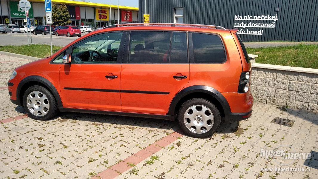 Vw Touran CROSS 2.0TDI 125kw DSG/WEBASTO - bazar - Hyperinzerce.cz