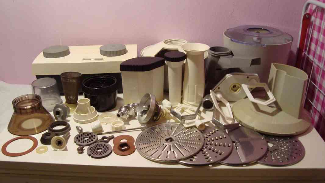 ETA 022, kuchyňský robot, retro, bílá/černá - bazar - Hyperinzerce.cz