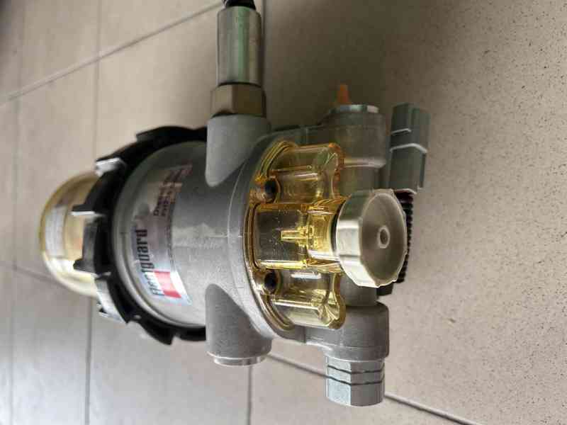 Palivový filtr FLEETGUARD DIESEL PRO FH236 - bazar - Hyperinzerce.cz