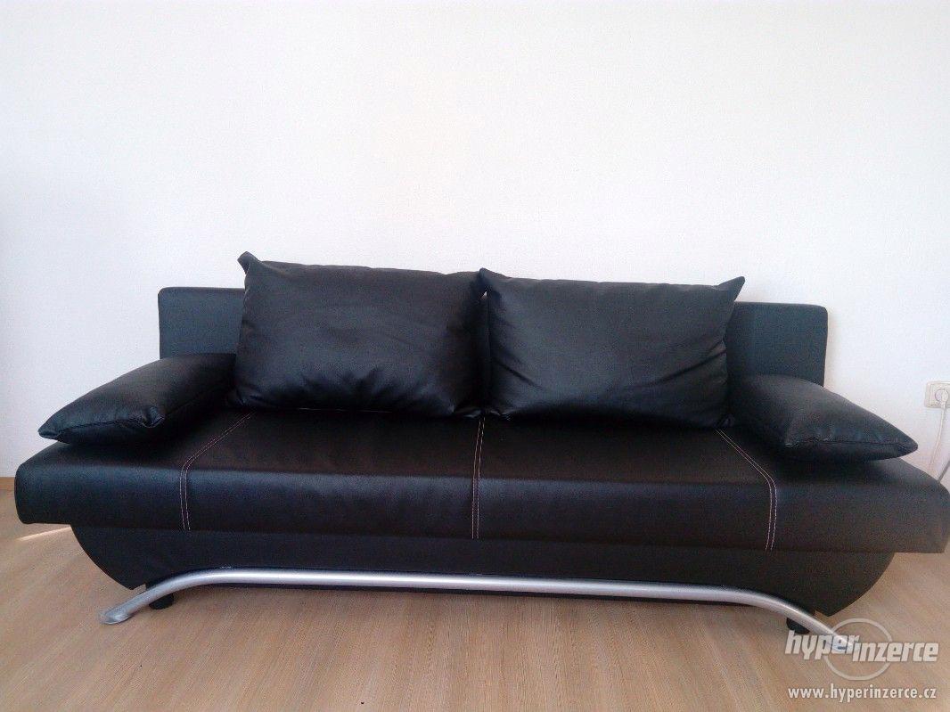 Koženkový gauč černý rozkládací - 4500kč! - bazar - Hyperinzerce.cz